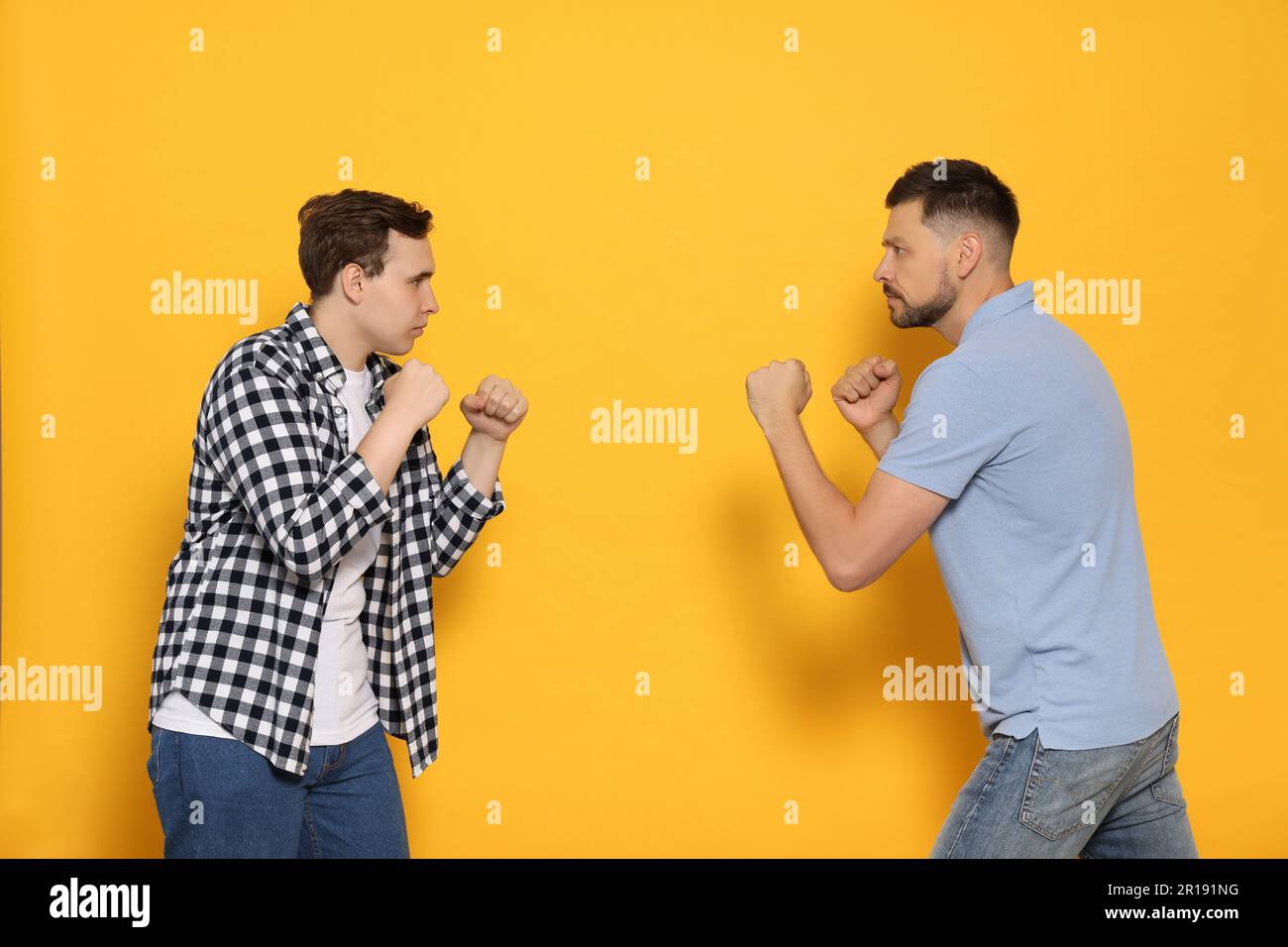 Mature men fighting hi-res stock photography and images - Alamy