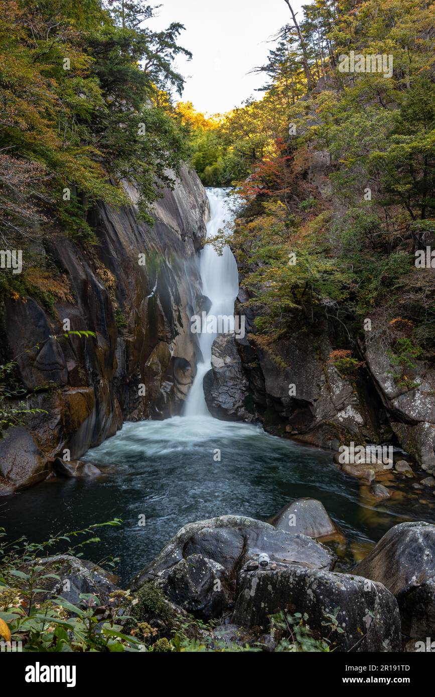 Senga Waterfall ( Sengataki ), A waterfall in Mitake Shosenkyo Gorge ...