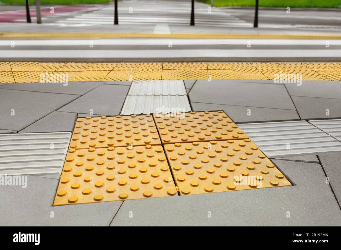 Tactile ground surface indicators hi-res stock photography and images ...