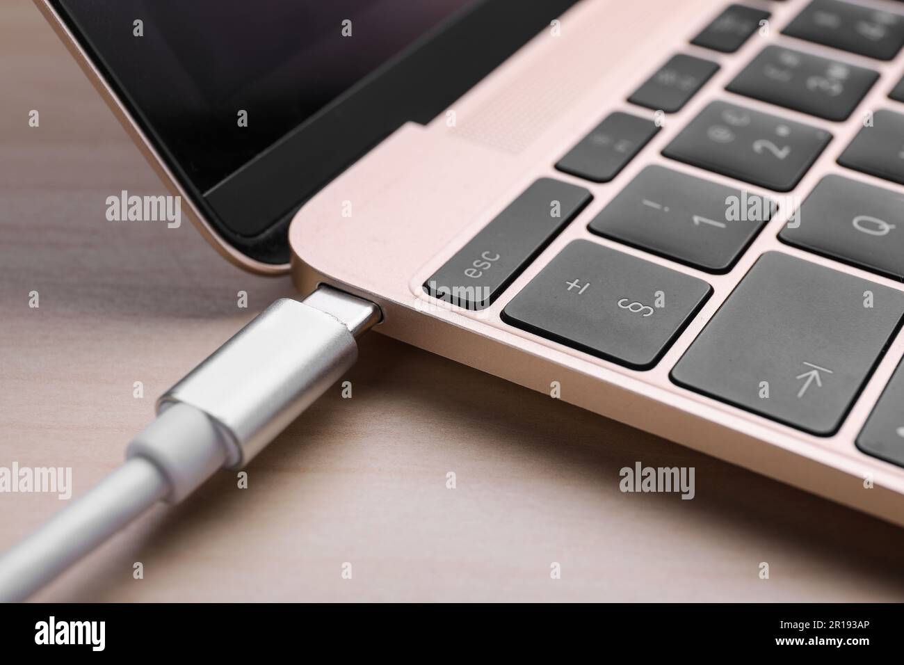 Laptop port hi-res stock photography and images - Alamy