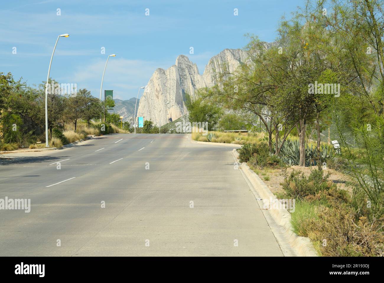 Beautiful view asphalted road hi-res stock photography and images - Alamy