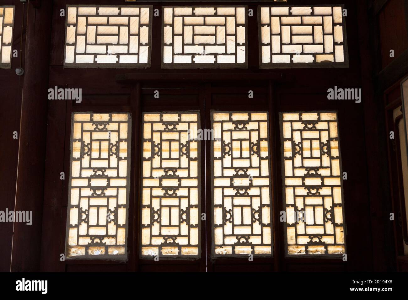 Lattice screen windows hi-res stock photography and images - Alamy