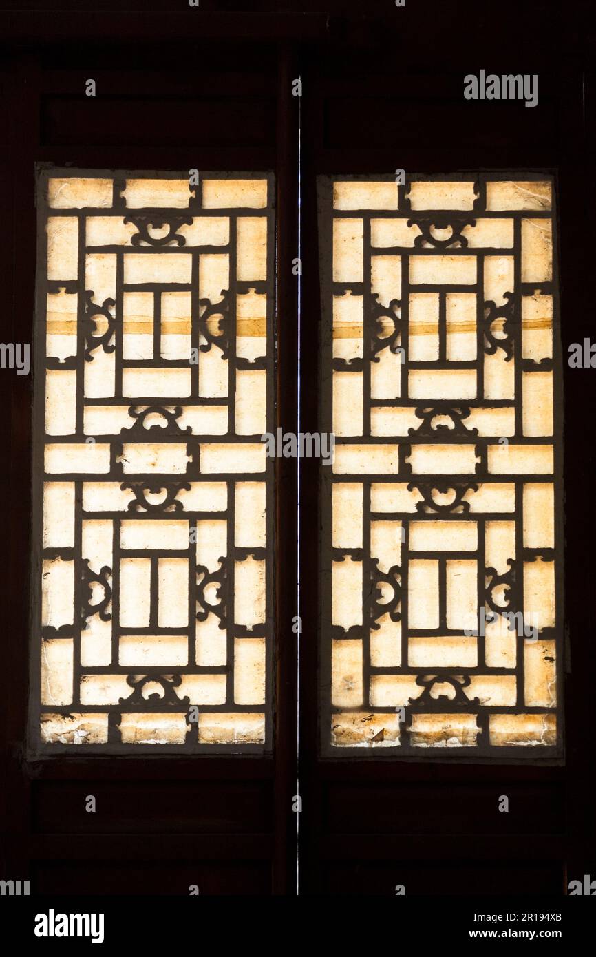 Lattice screen windows hi-res stock photography and images - Alamy