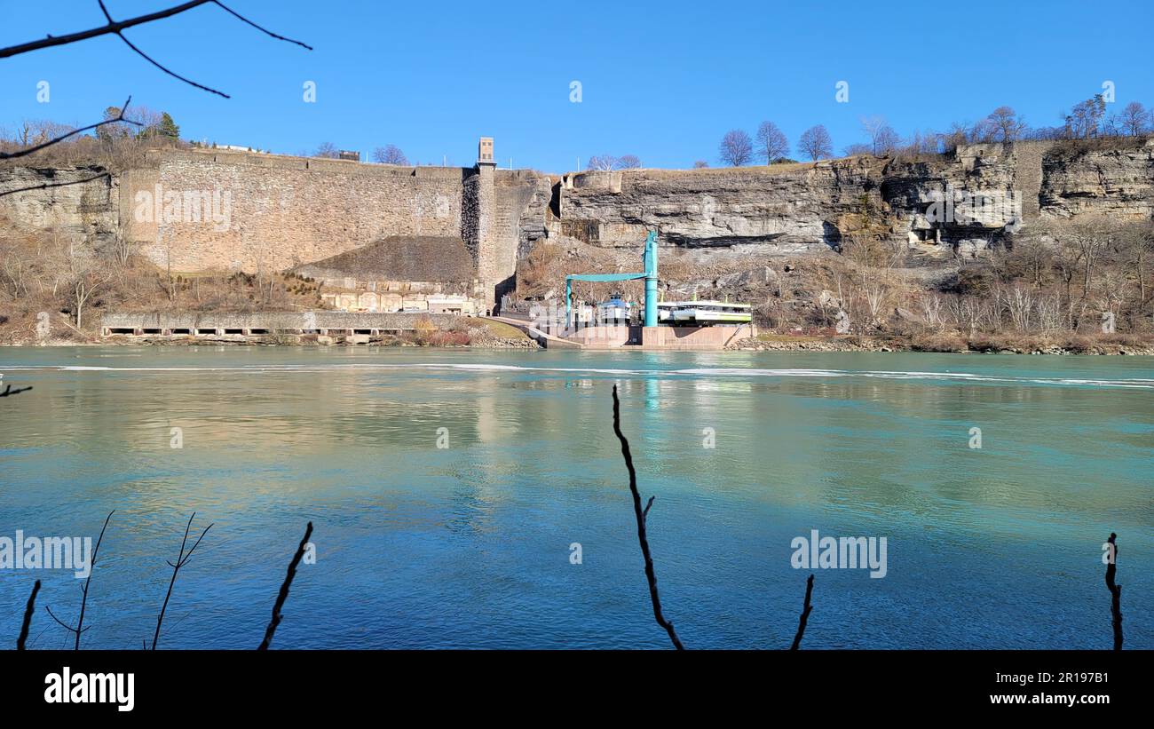 A view of the winding Niagara River Gorge, with its vegetation along the waterway Stock Photo ...