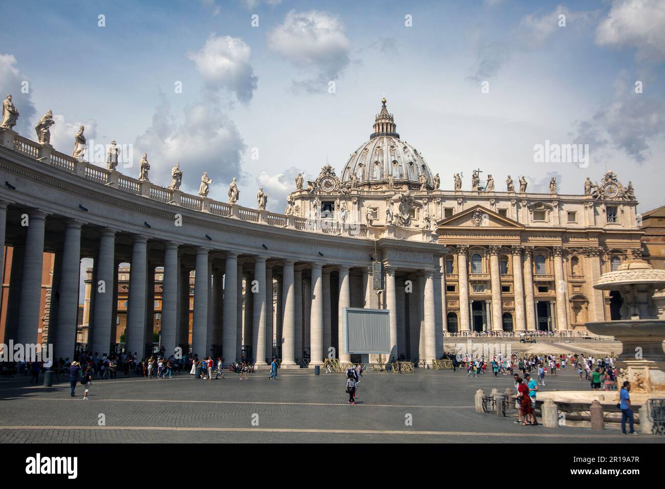 View of the Dome of St. Peter's Basilica, Rome, Italy Stock Photo - Alamy