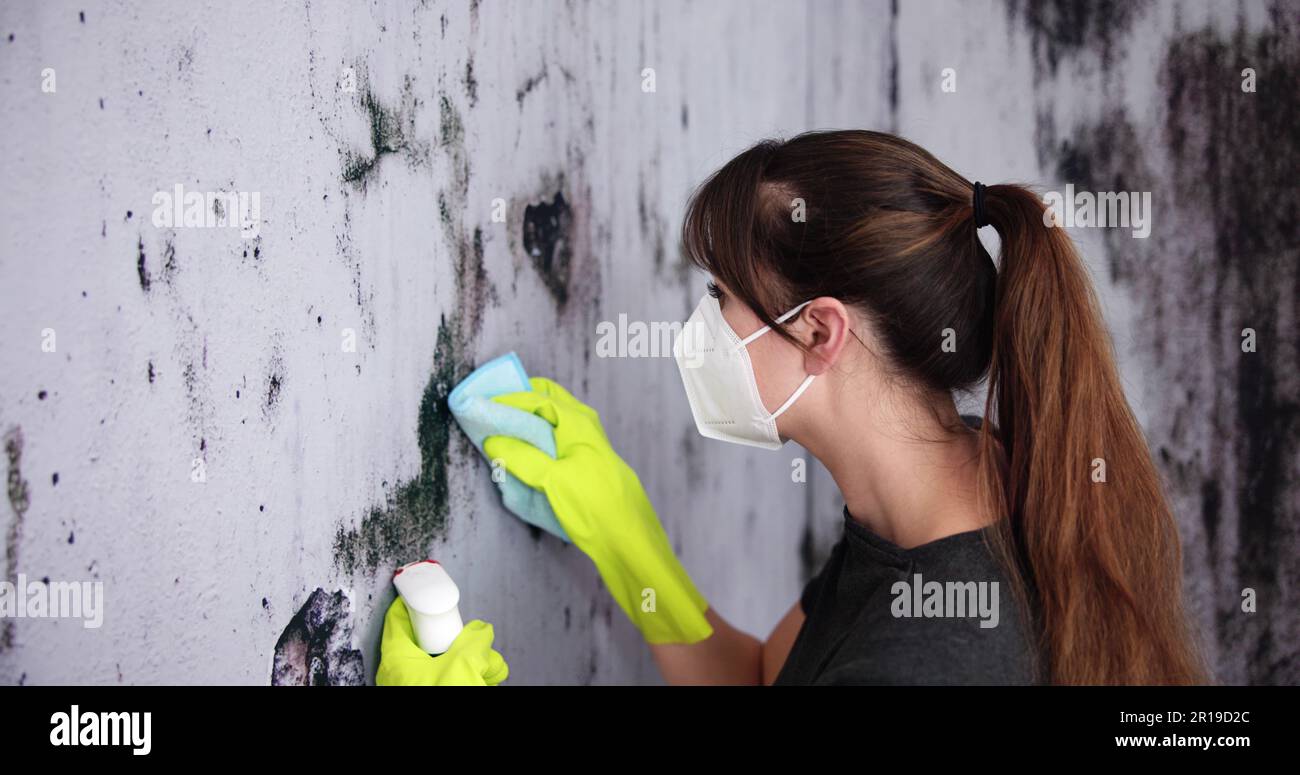 Wet wall hi-res stock photography and images - Alamy