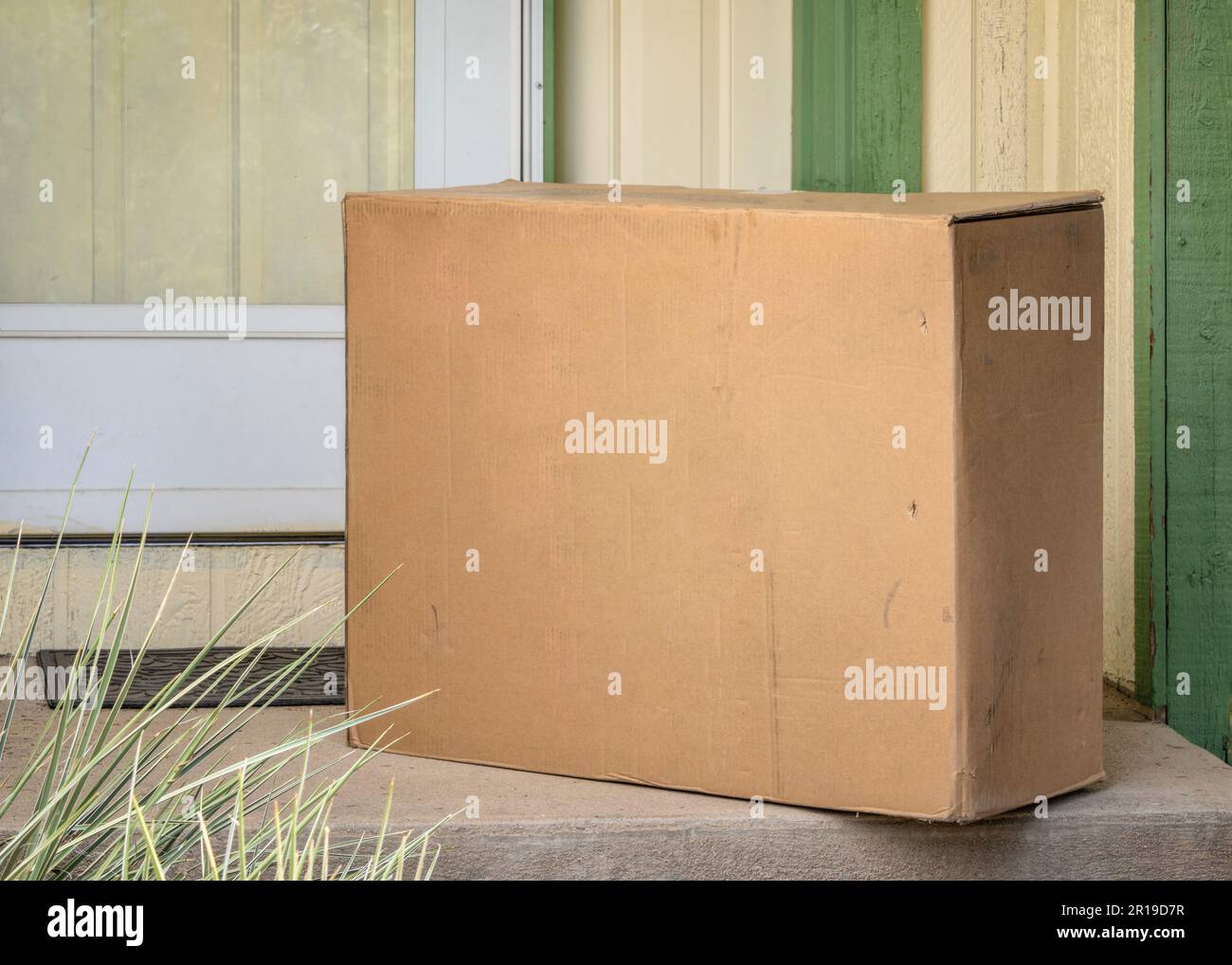 Big package hi-res stock photography and images - Alamy