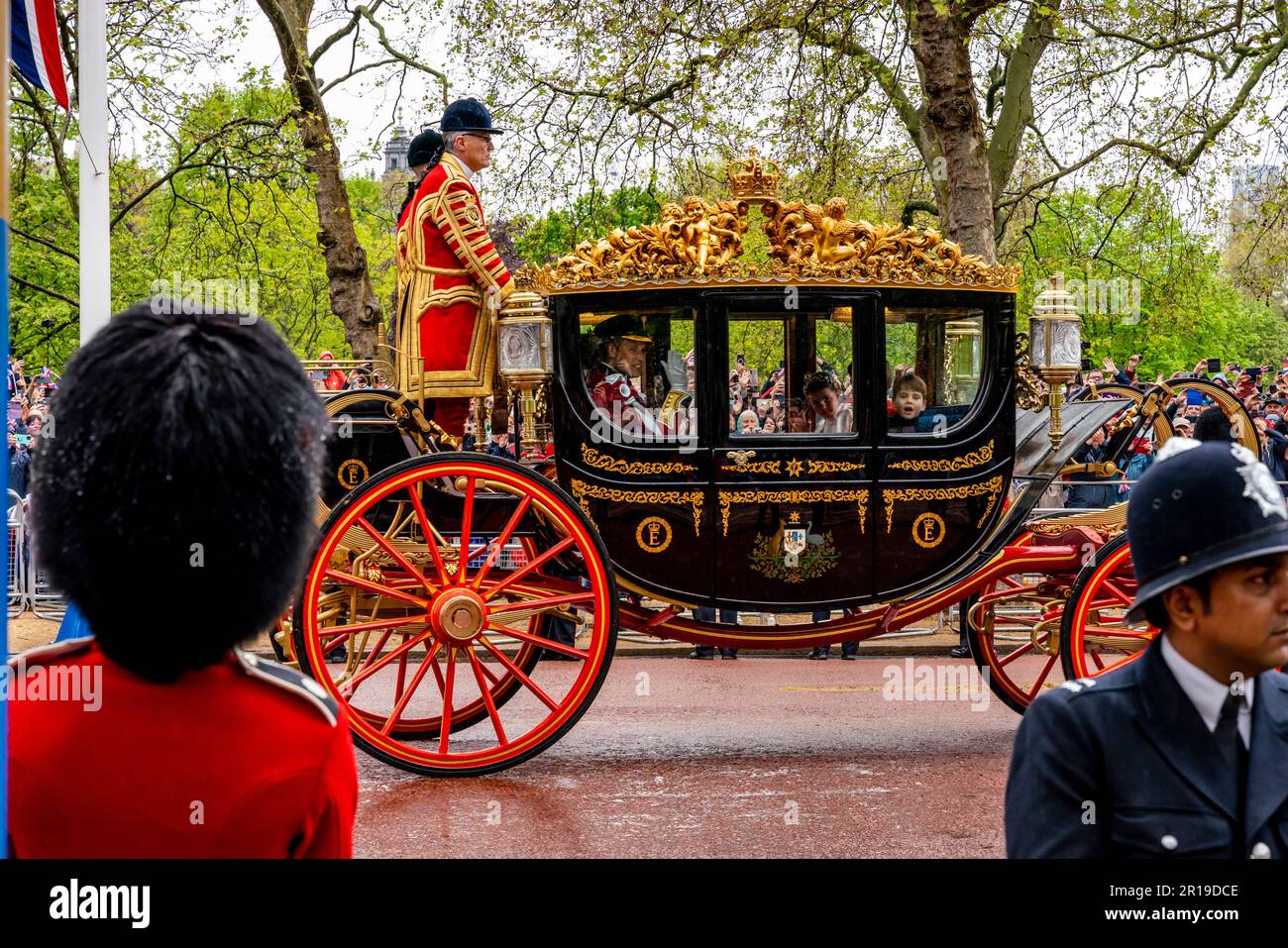 The Prince of Wales and Family Travel Back To Buckingham Palace In The ...