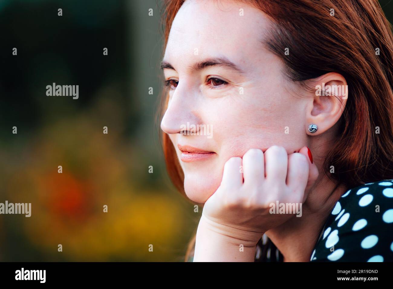 Thinking contemplate hi-res stock photography and images - Alamy