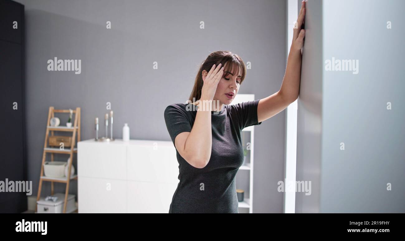 Dizzy Woman With Balance Loss. Vertigo Disorder Stock Photo - Alamy