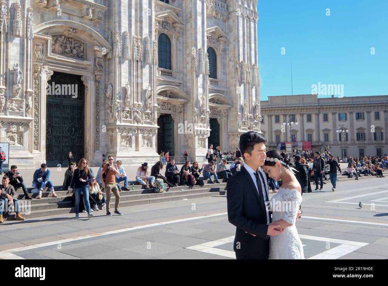 Chinese marriage, Duomo square, Milan, Italy Stock Photo - Alamy
