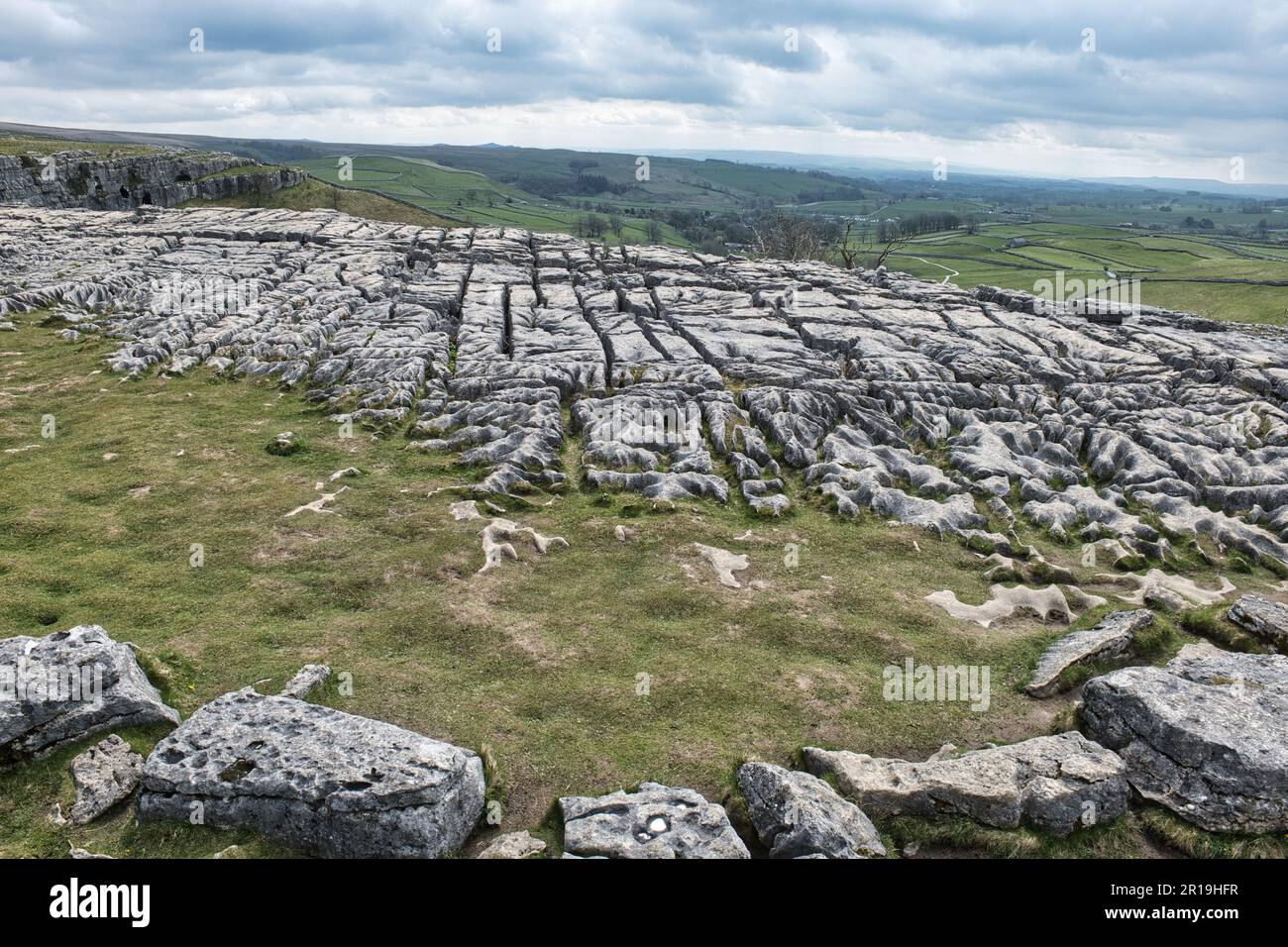 Limestone pavement, Malham Stock Photo - Alamy