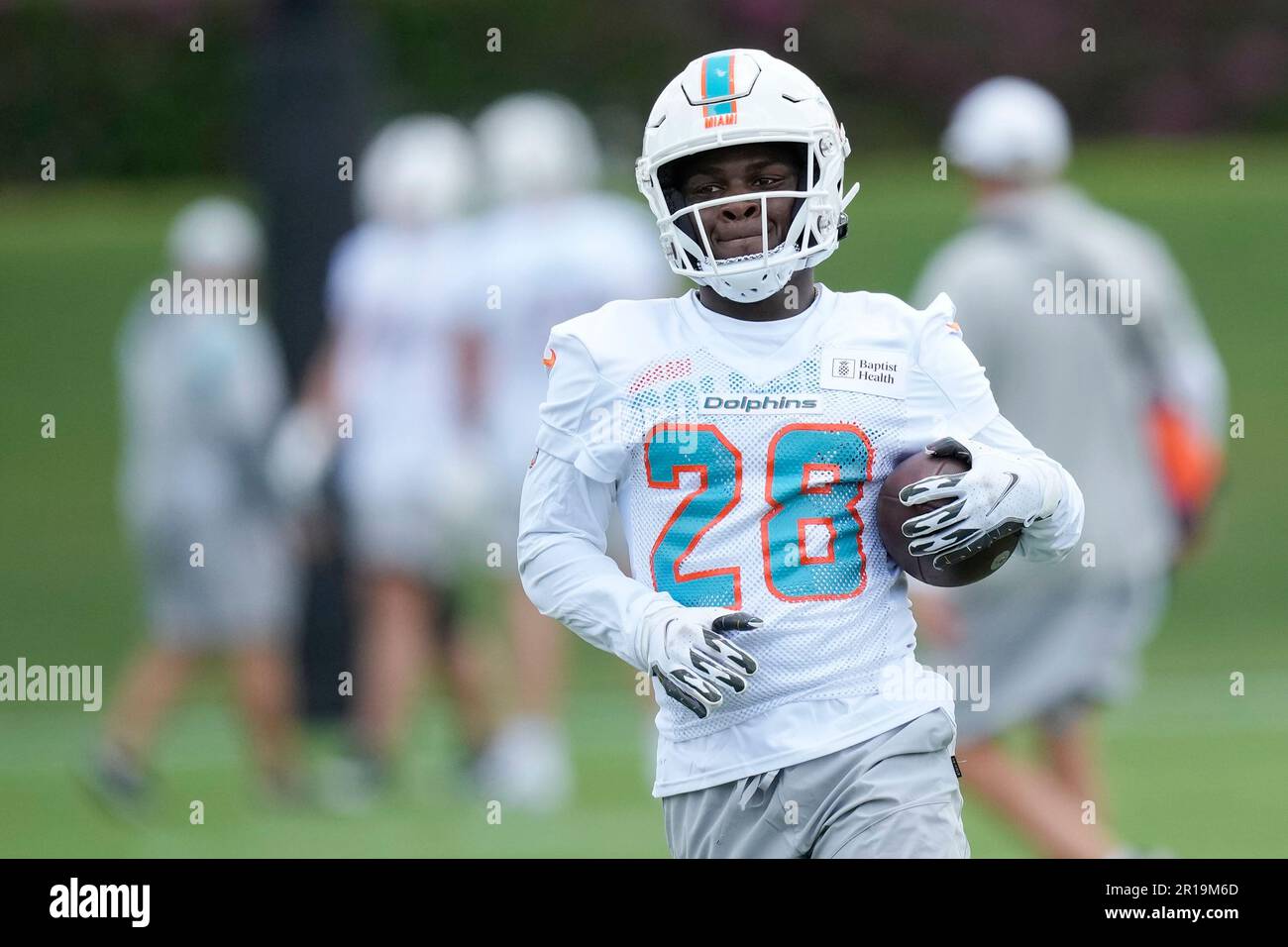Miami Dolphins running back Devon Achane participates in a drill during ...