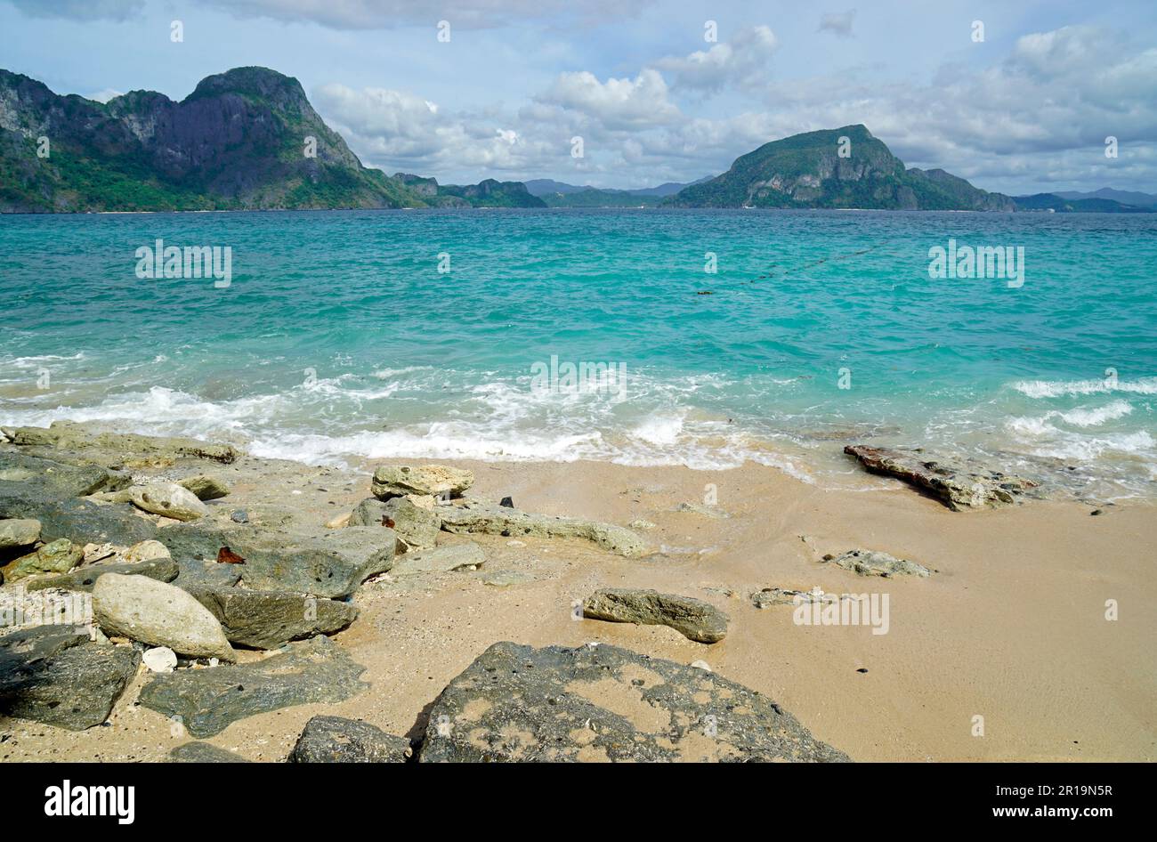 scenic landscape at tropical beach on palawan island Stock Photo - Alamy