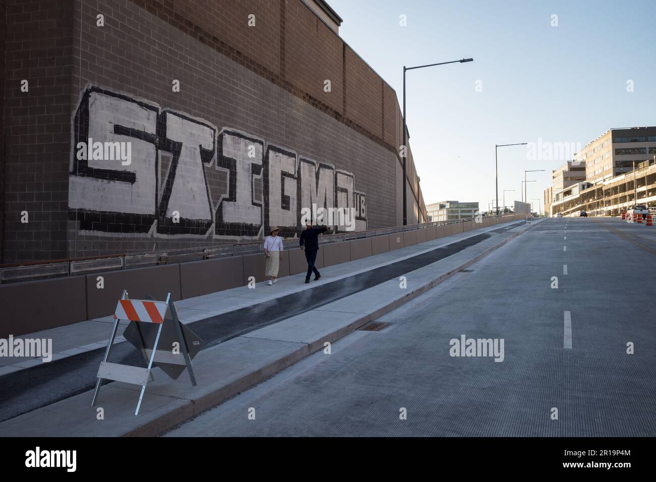 Seattle, USA. 29 Mar, 2023. Graffiti and visitors at the new throughway ...