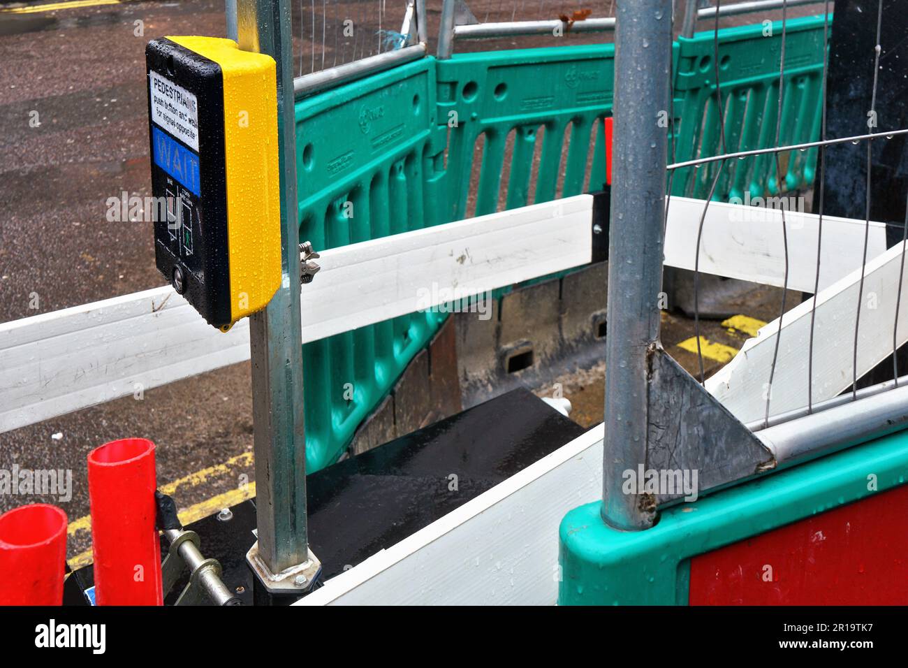 Blocked path construction site uk hi-res stock photography and images ...