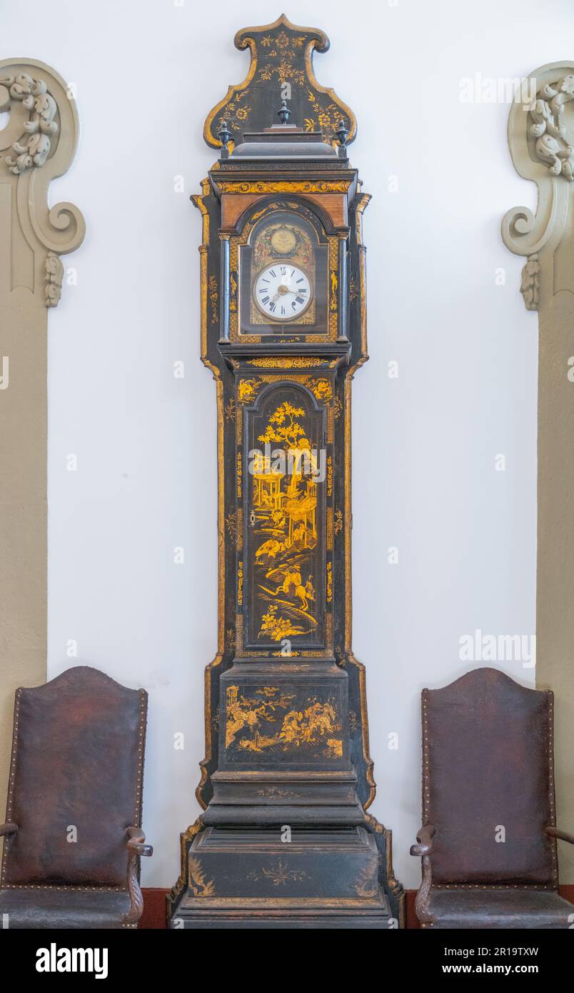 Dos clericos church hi-res stock photography and images - Alamy