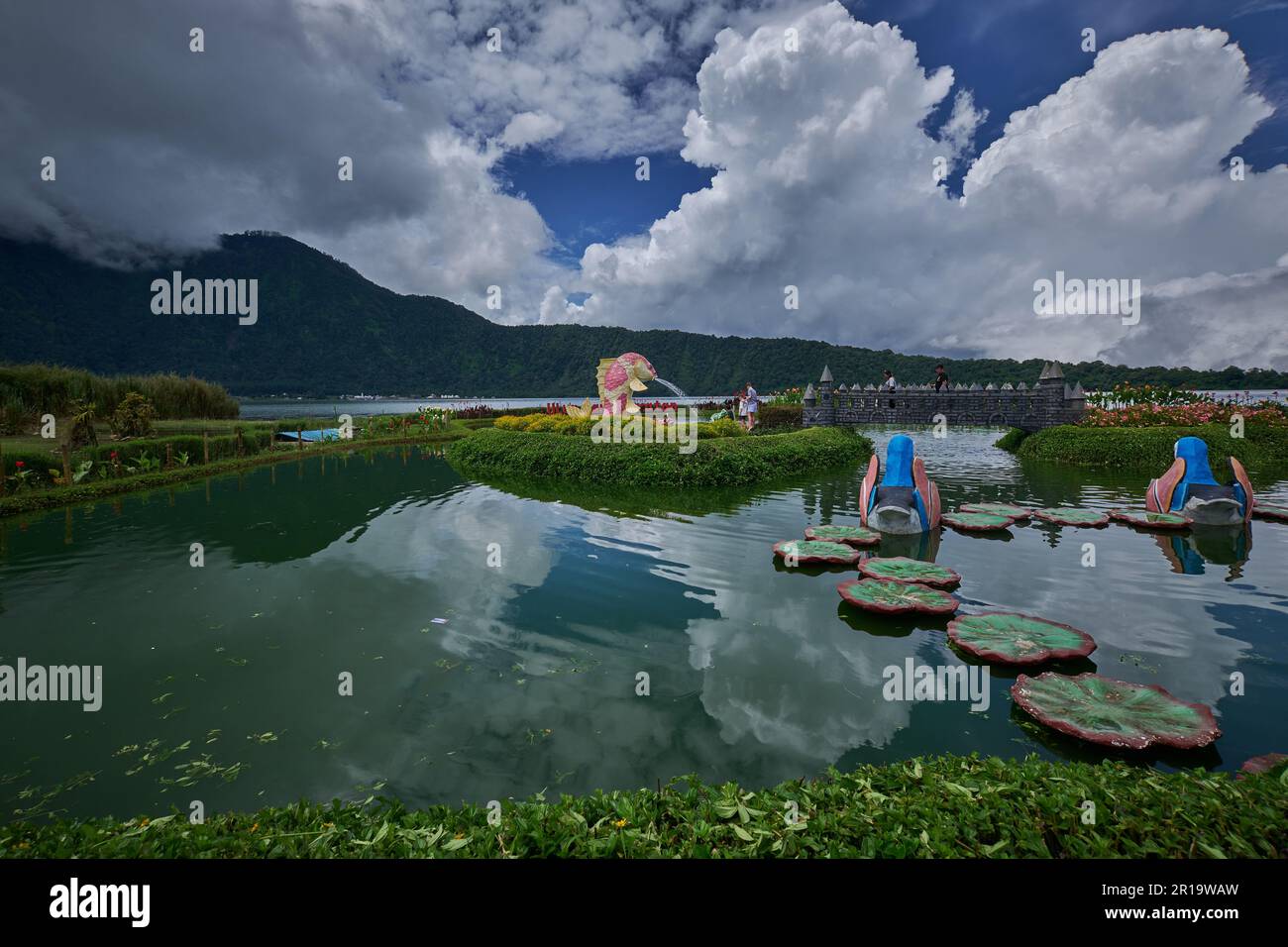 Pura Ulun Danu Beratan (Pura Ulun Danu Bratan or Pura Bratan ) which is ...