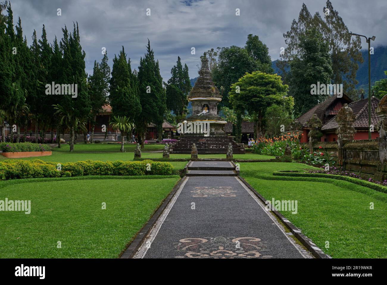 Pura Ulun Danu Beratan (Pura Ulun Danu Bratan or Pura Bratan ) which is ...