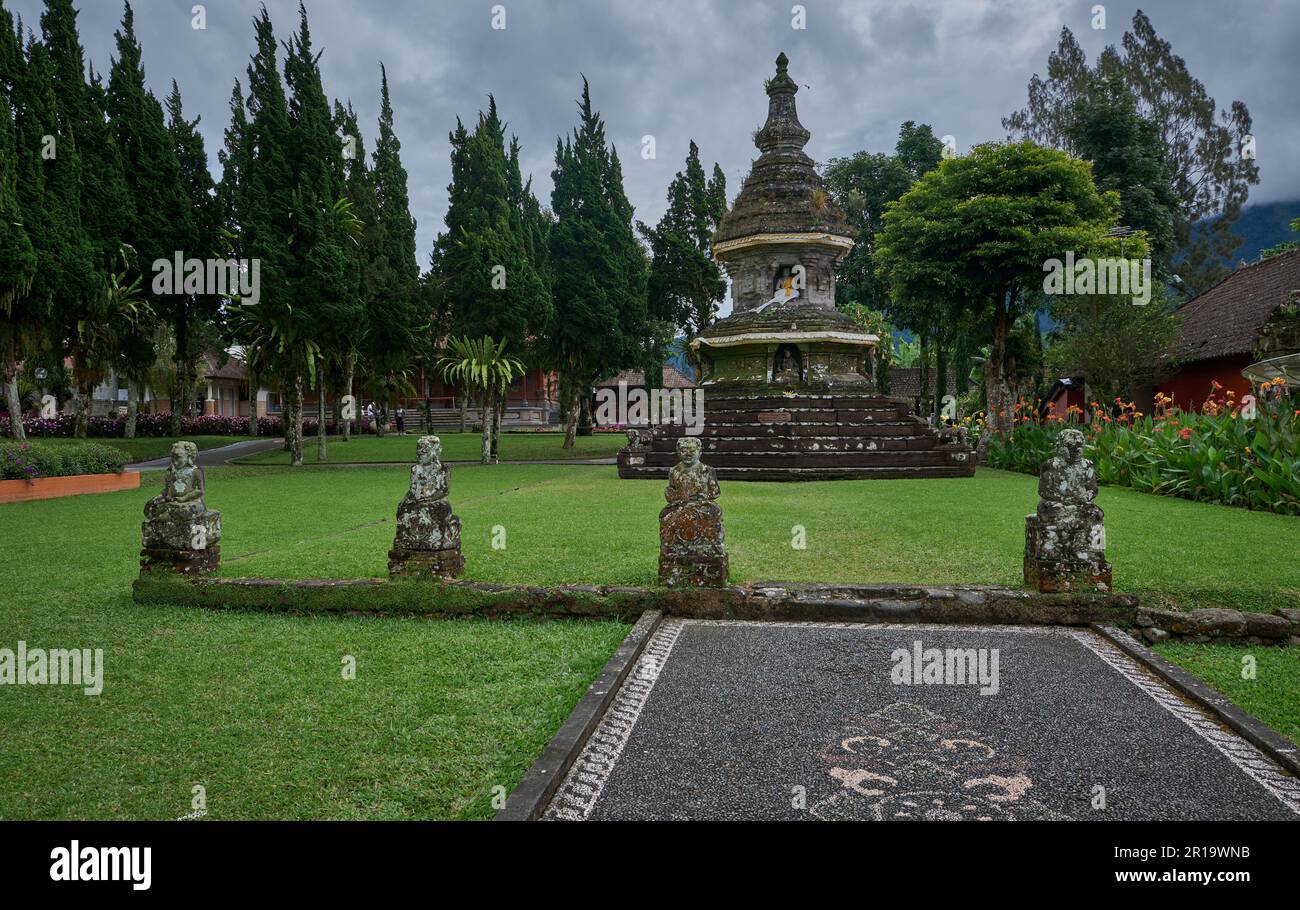 Pura Ulun Danu Beratan (Pura Ulun Danu Bratan or Pura Bratan ) which is ...