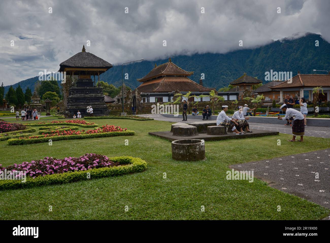 Pura Ulun Danu Beratan (Pura Ulun Danu Bratan or Pura Bratan ) which is ...