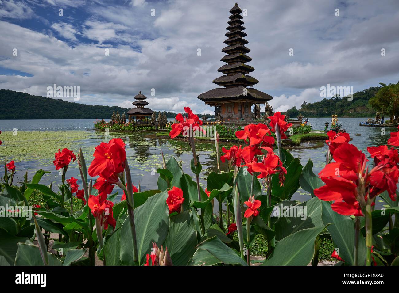 Pura Ulun Danu Beratan (Pura Ulun Danu Bratan or Pura Bratan ) which is ...
