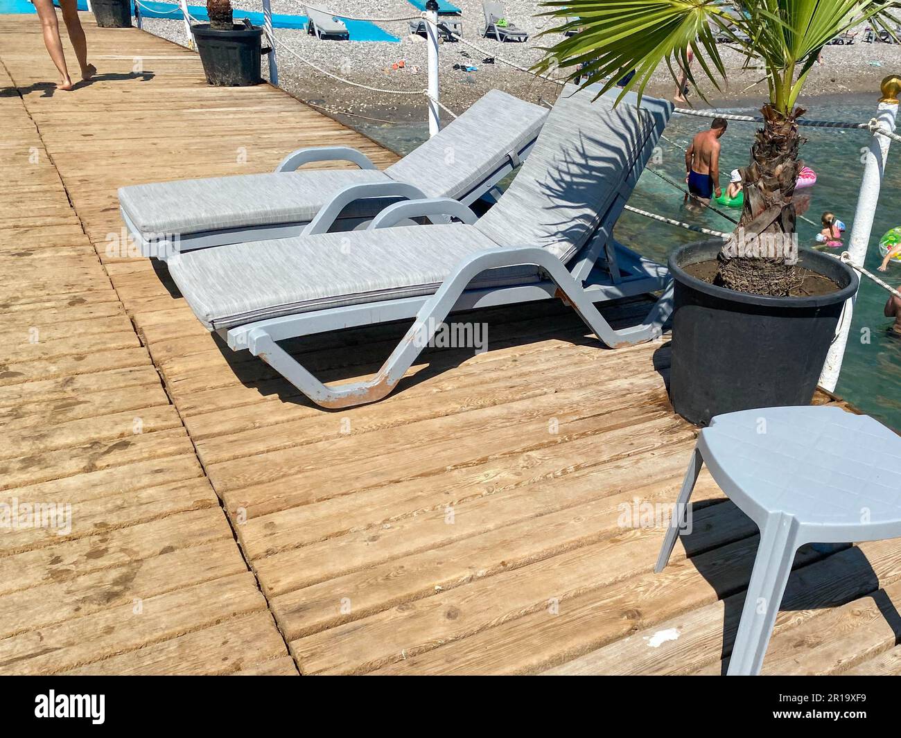 Pontoon table hi-res stock photography and images - Alamy