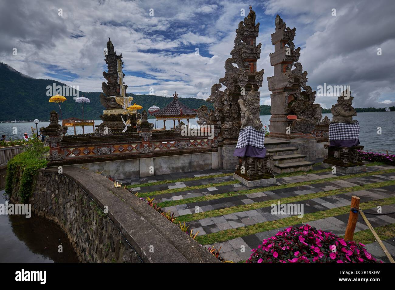 Pura Ulun Danu Beratan (Pura Ulun Danu Bratan or Pura Bratan ) which is ...