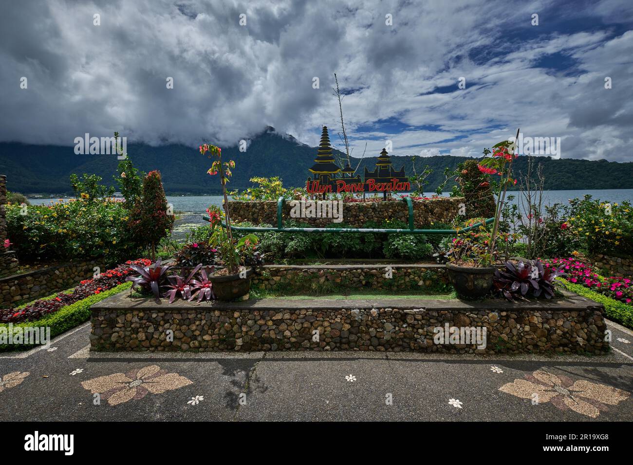 Pura Ulun Danu Beratan (Pura Ulun Danu Bratan or Pura Bratan ) which is ...
