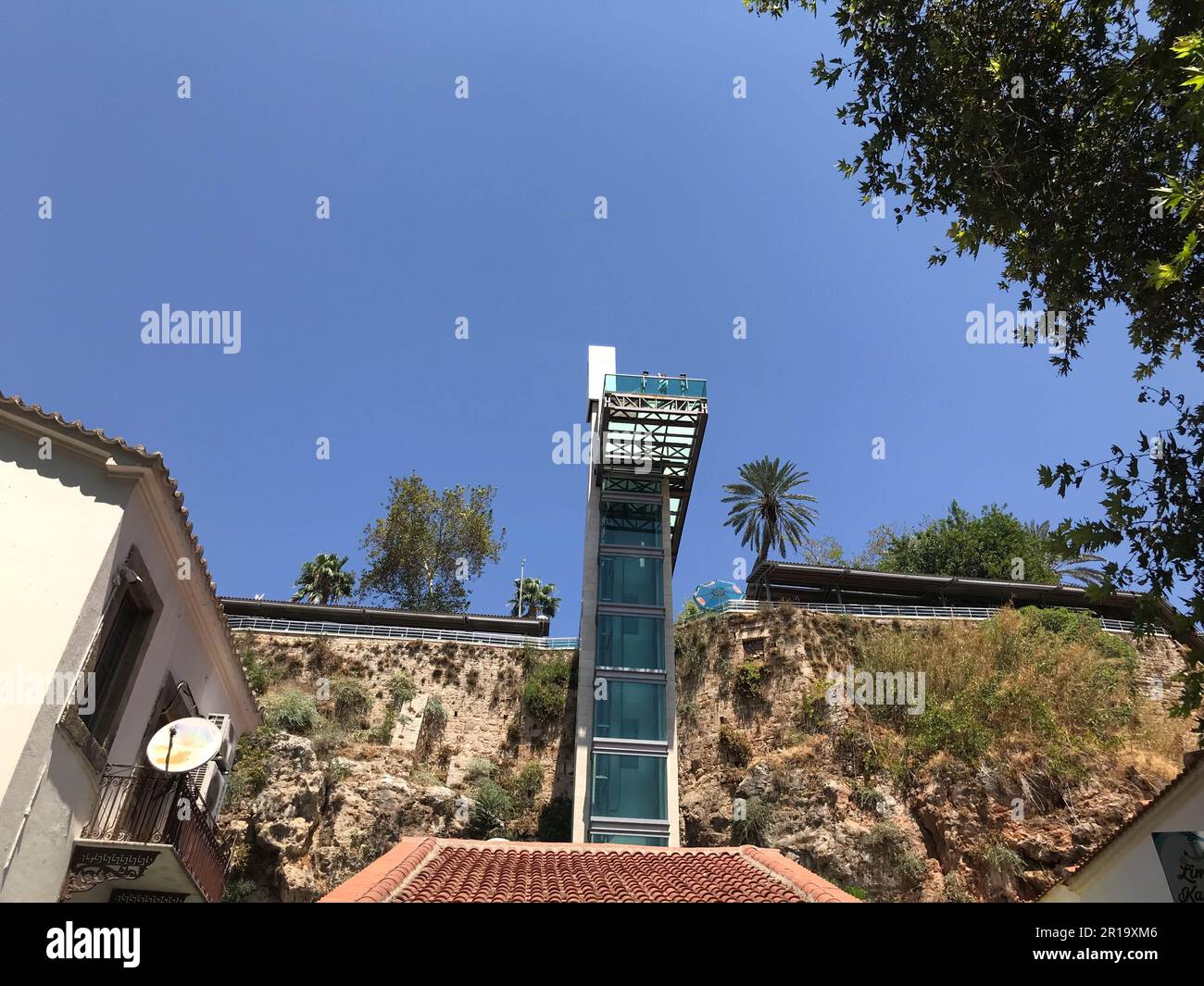 Outdoor glass elevator hi-res stock photography and images - Alamy