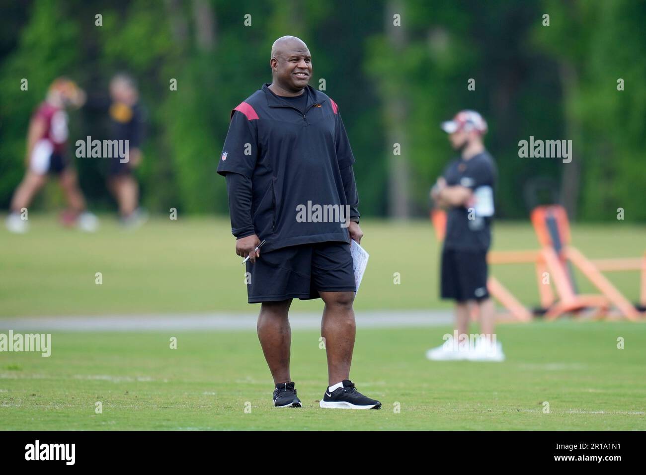 Washington Commanders assistant head coach/offensive coordinator Eric ...