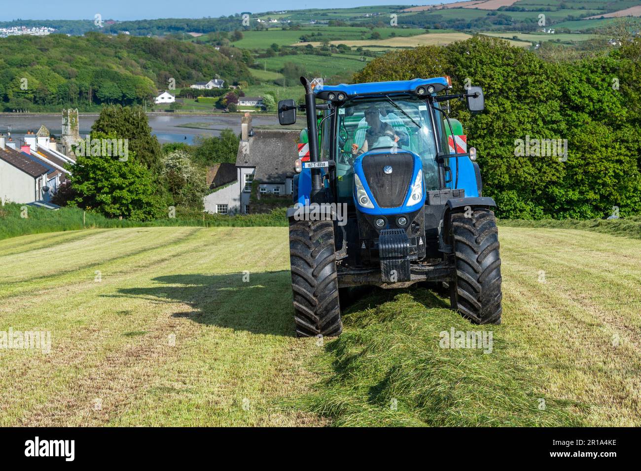 New holland t7 245 tractor hi-res stock photography and images - Alamy