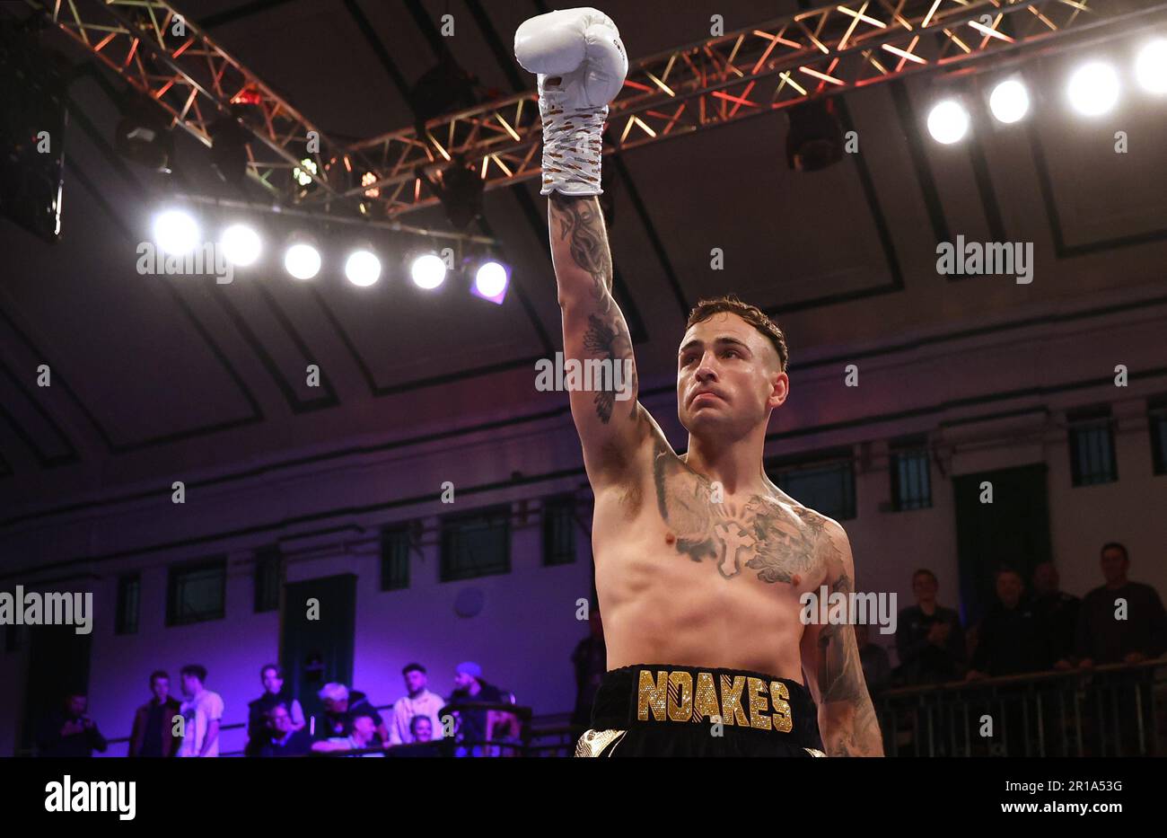 Sean Noakes celebrates victory after knocking out opponent Robin Zamora ...