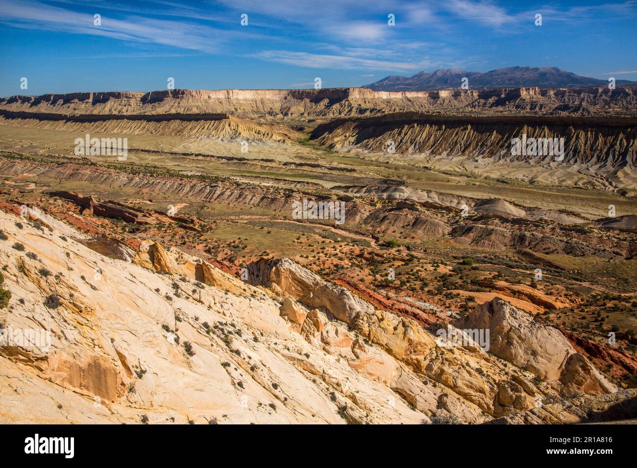 Strike Valley, the Waterpocket Fold & Henry Mountains from the Strike ...