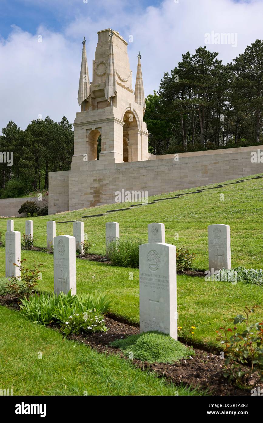 Étaples , France - May 10, 2023: Military Commonwealth War Graves for ...