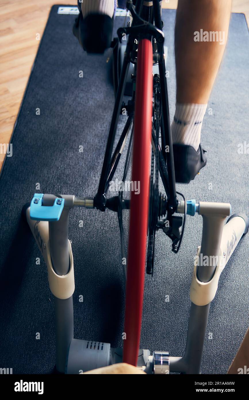 Smart trainer, Stay fit and active while at home. Indoor cycling in ...