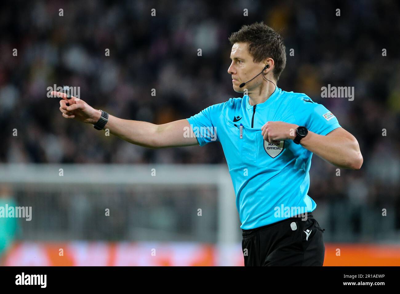 Siebert referee hi-res stock photography and images - Alamy