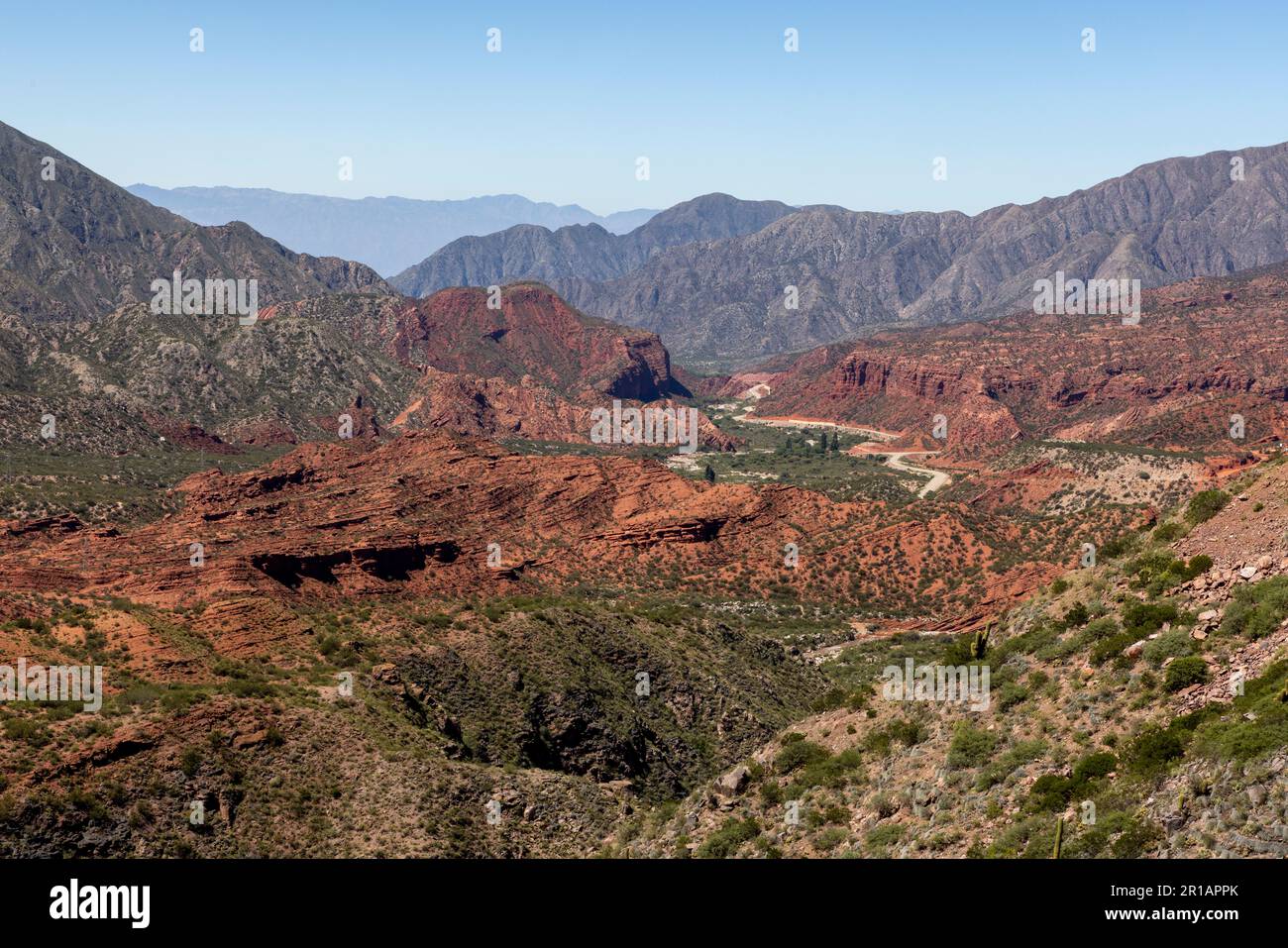 Landscape with reddish rocks along the famous Ruta40 in La Rioja ...
