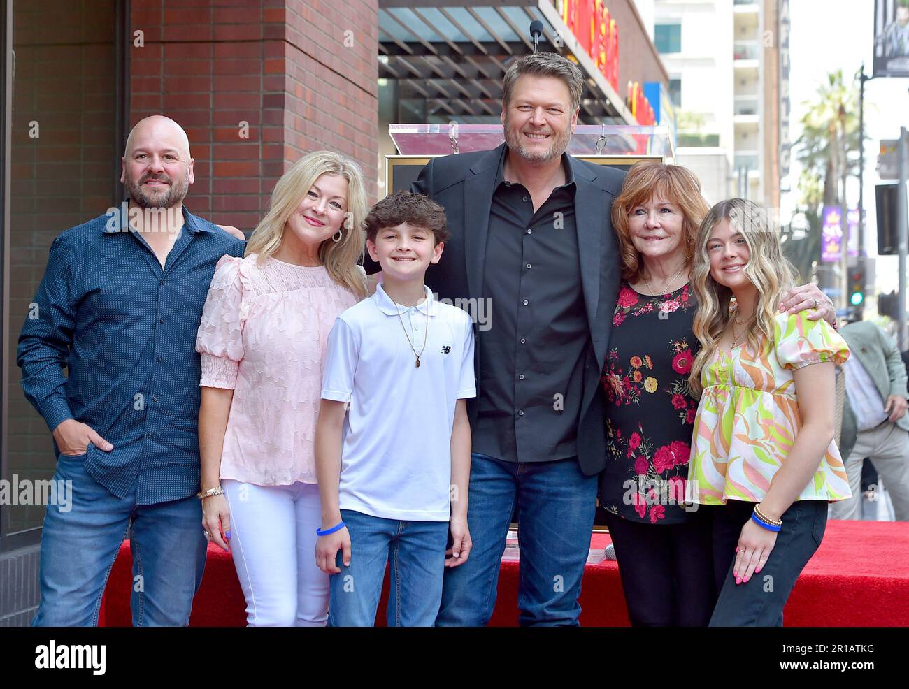 Mike Intrieri, from left, Endy Intrieri, Ryan Intrieri, Blake Shelton ...