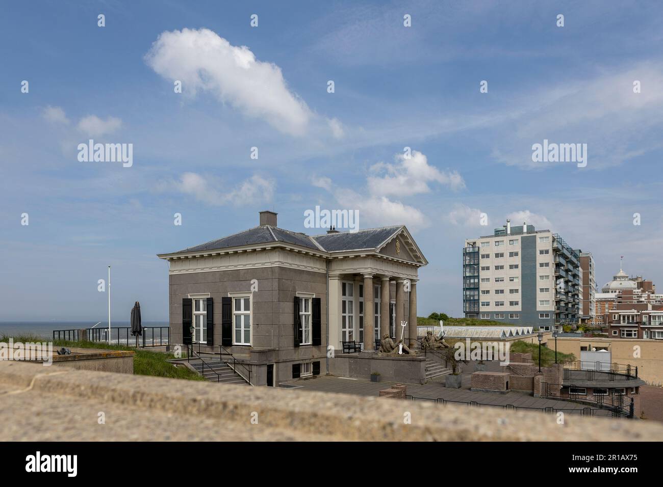 Museum 'Beelden aan Zee' [sculptures at sea] in Dutch seaside beach ...