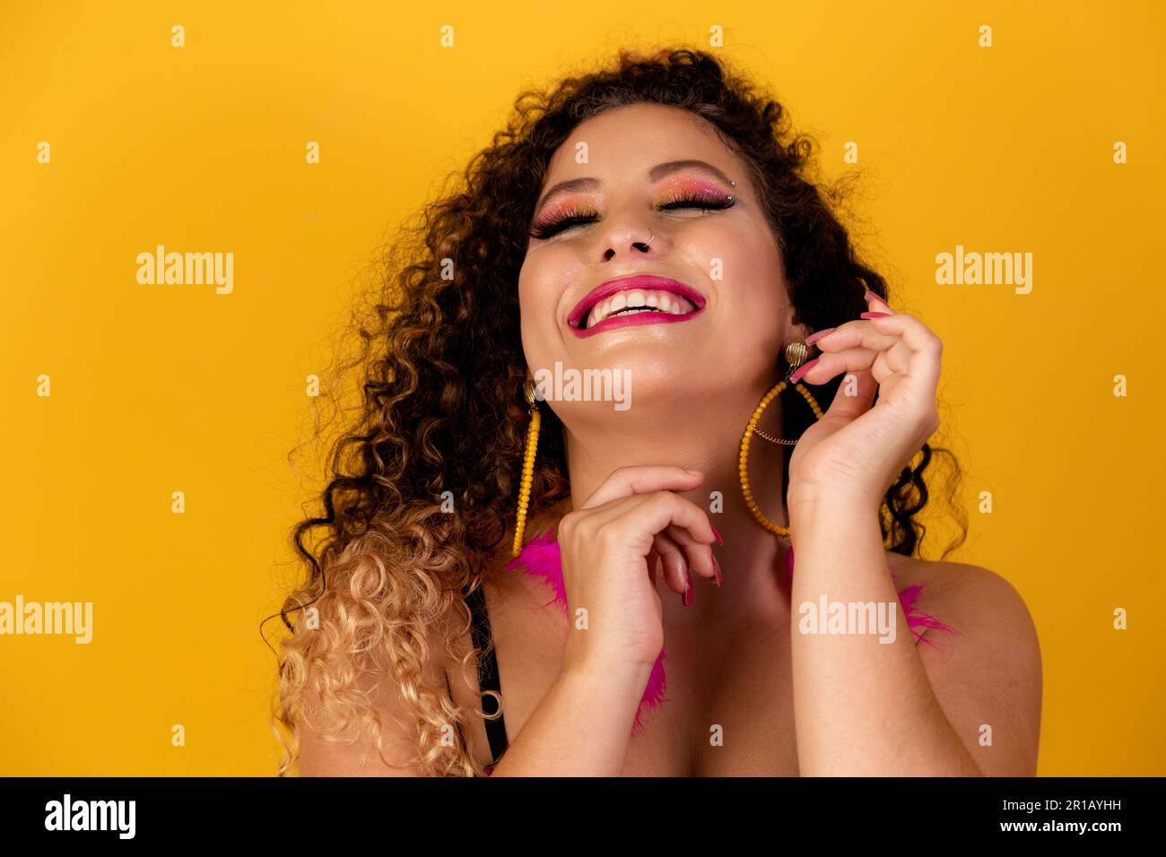 Carnival Makeup to celebrate Brazil's Carnaval. Makeup trend and ...