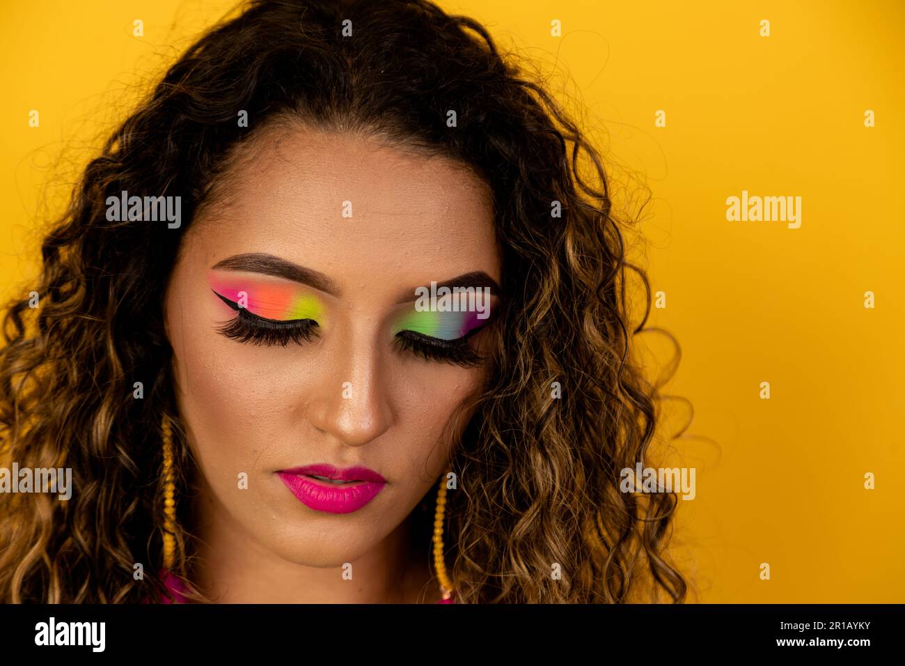 Carnival Makeup to celebrate Brazil's Carnaval. Makeup trend and ...