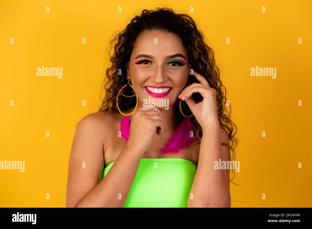 Carnival Makeup to celebrate Brazil's Carnaval. Makeup trend and ...