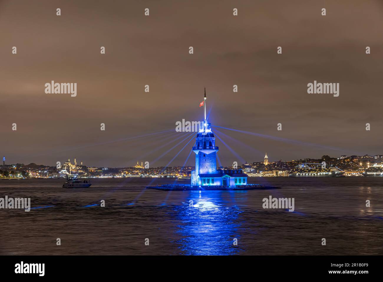 Maiden's Tower in Istanbul, Turkey. (KIZ KULESI). Maiden’s Tower got a ...