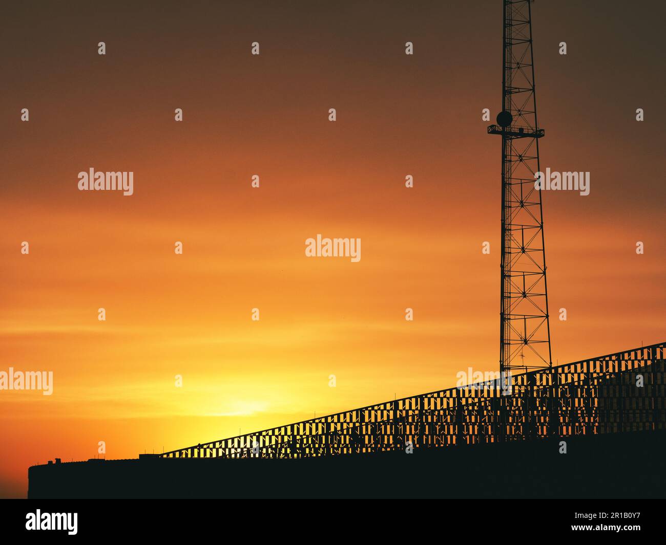 Communications tower sunset hi-res stock photography and images - Alamy