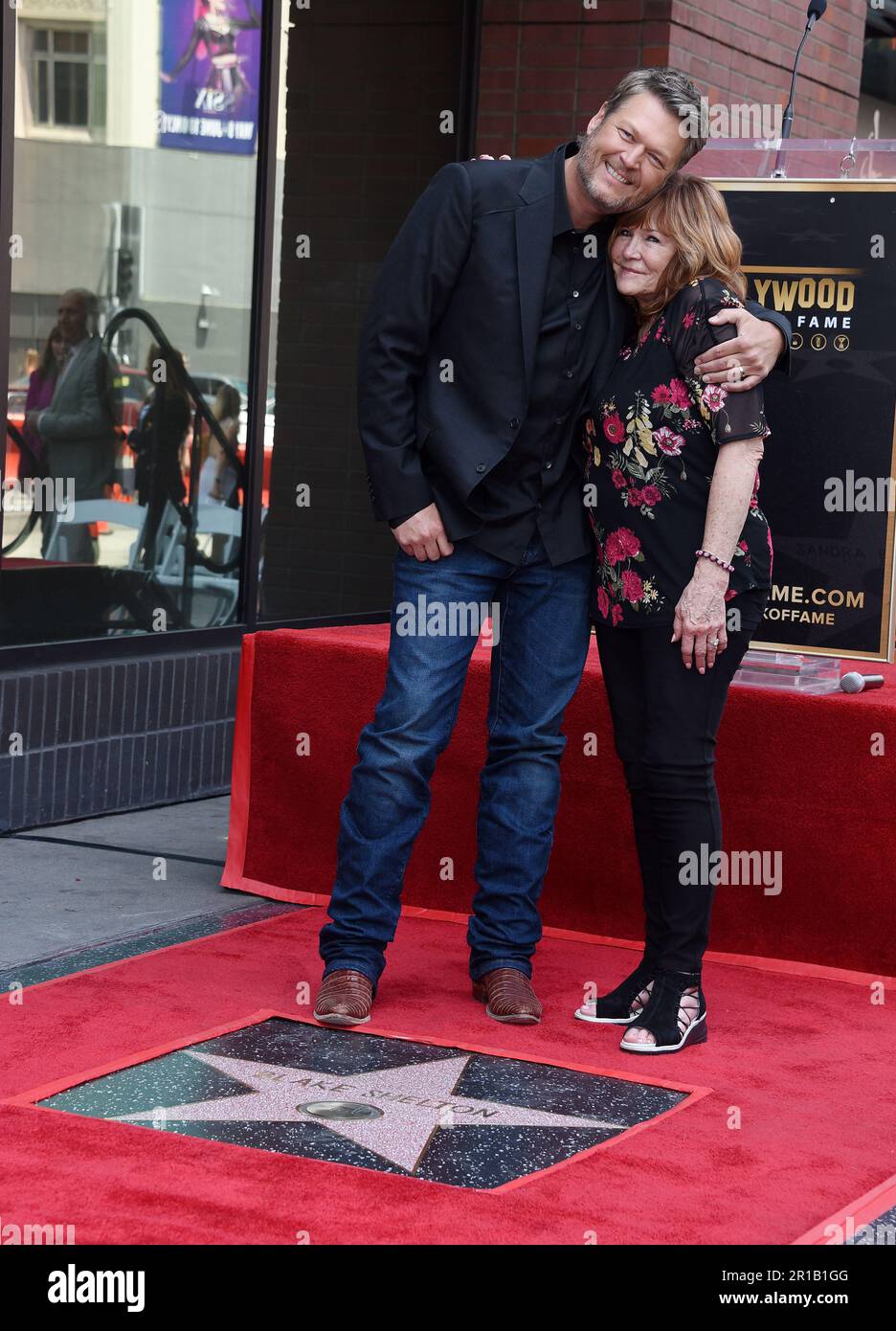 Hollywood, USA. 12th May, 2023. Blake Shelton and mother Dorothy ...