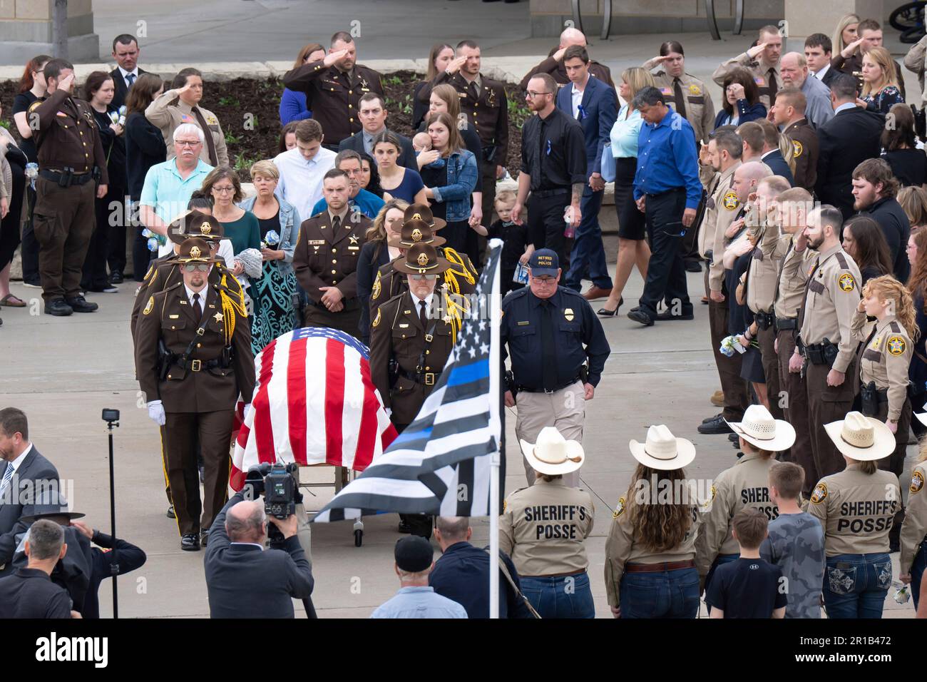 Over a thousand law enforcement officers from around the U.S. gather ...