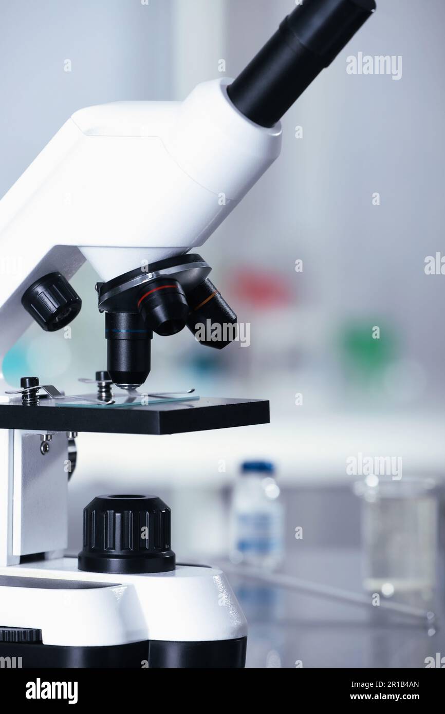 Modern microscope glass slide hi-res stock photography and images - Alamy