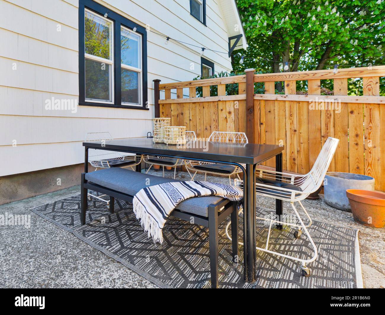 Concrete patio decor hi-res stock photography and images - Alamy