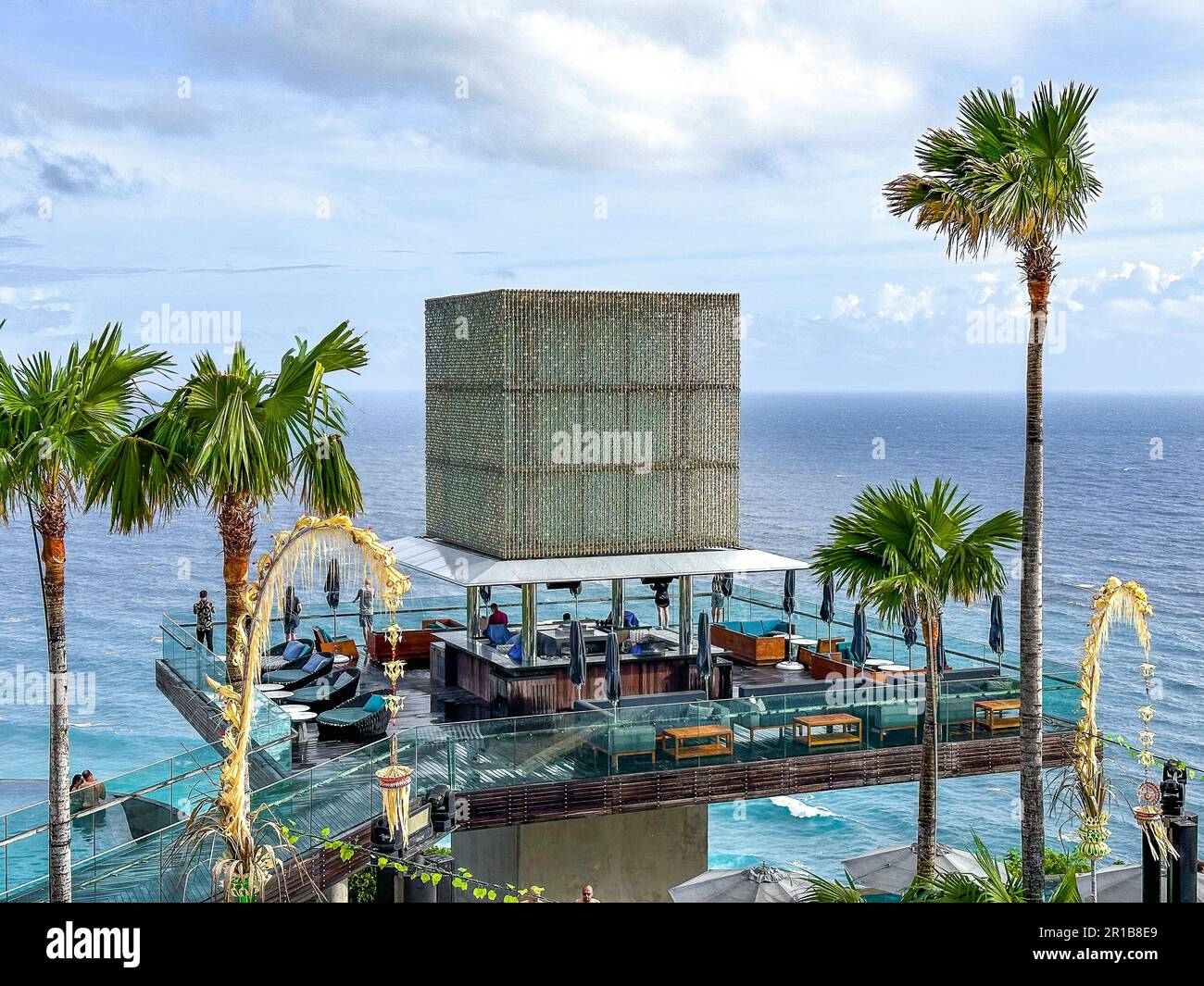 beach club on the cliffs of uluwatu in Bali, Indonesia Stock Photo - Alamy